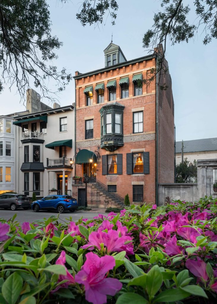 Parking | Foley House Inn